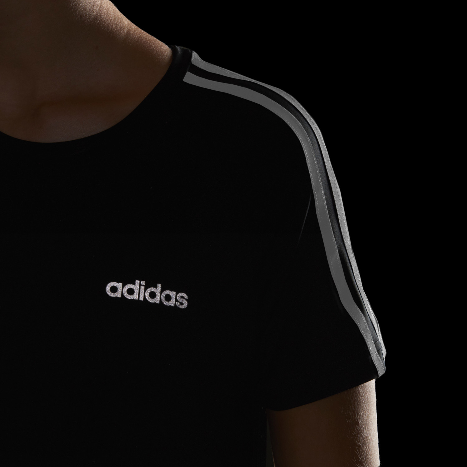 Adidas Design 2 Move 3-Stripes T-Shirt black/white (DU2073) au meilleur ...