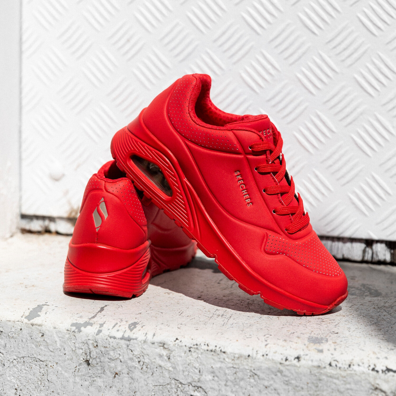 Buy Skechers Uno Stand On Air Red from 50.17 Today Best Deals on idealo