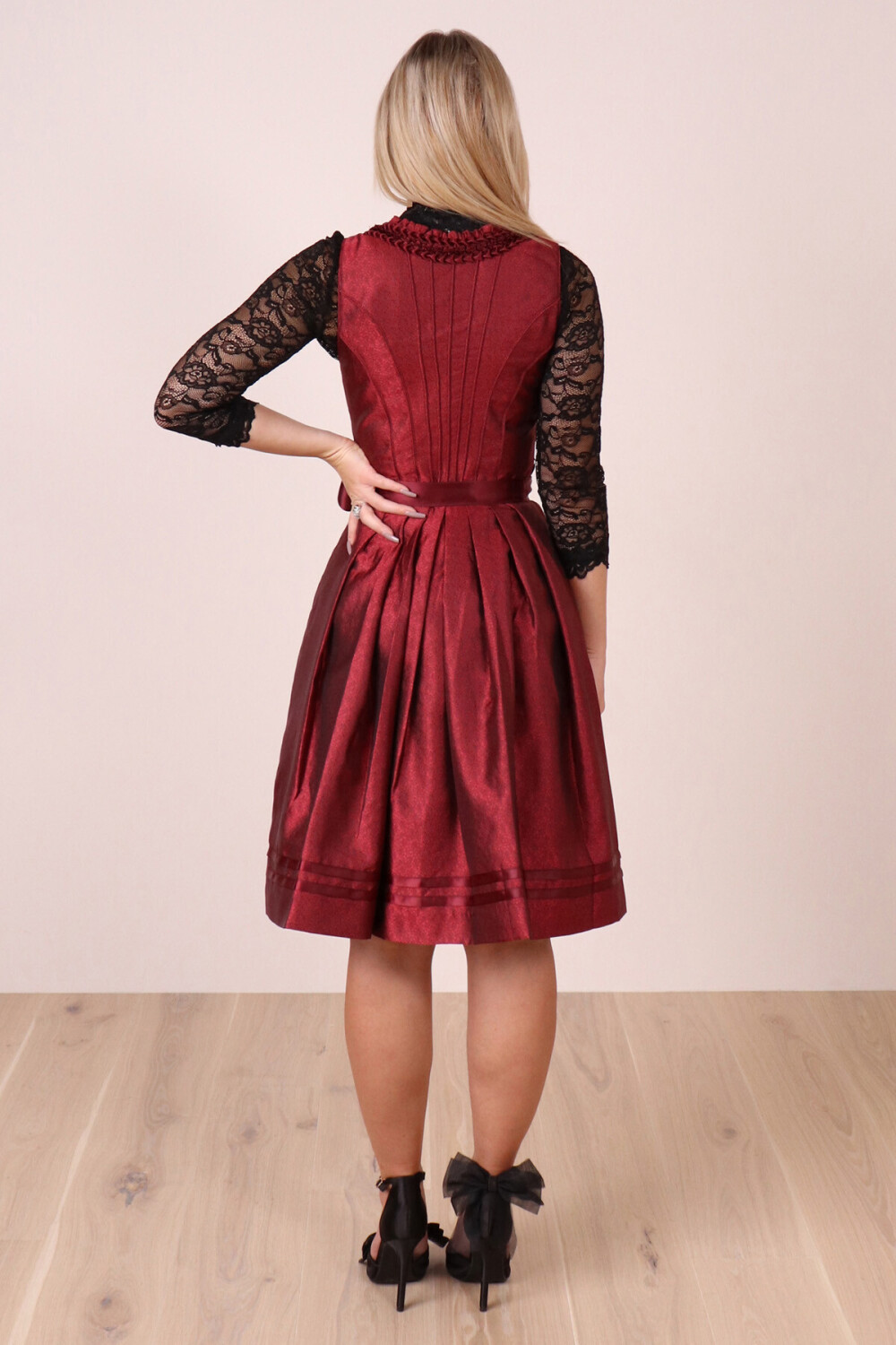 Krüger Dirndl Helli (60cm) rot ab 249,00 € | Preisvergleich bei idealo.de