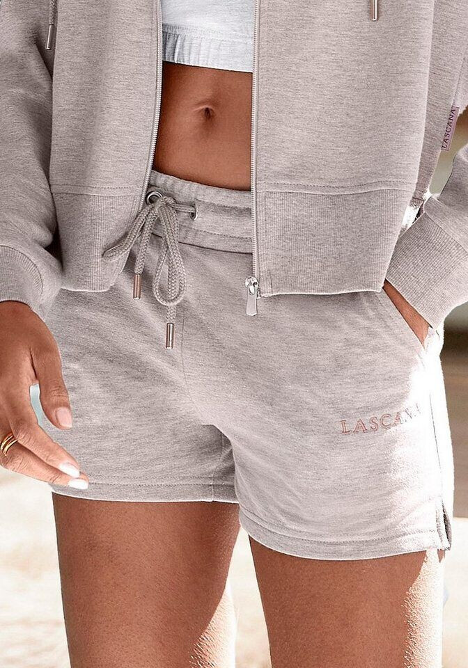 Lascana Sweatshorts Logostickerei hellbraun ab 26,99 € | Preisvergleich ...