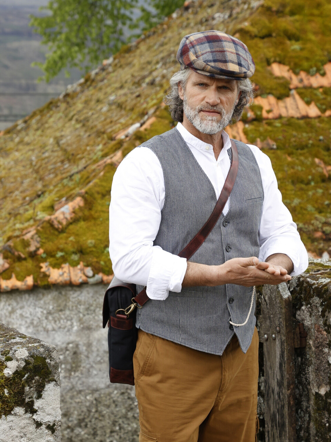 Buy Jan Vanderstorm Vest TORVIND dark blue from £73.36 (Today) – Best ...