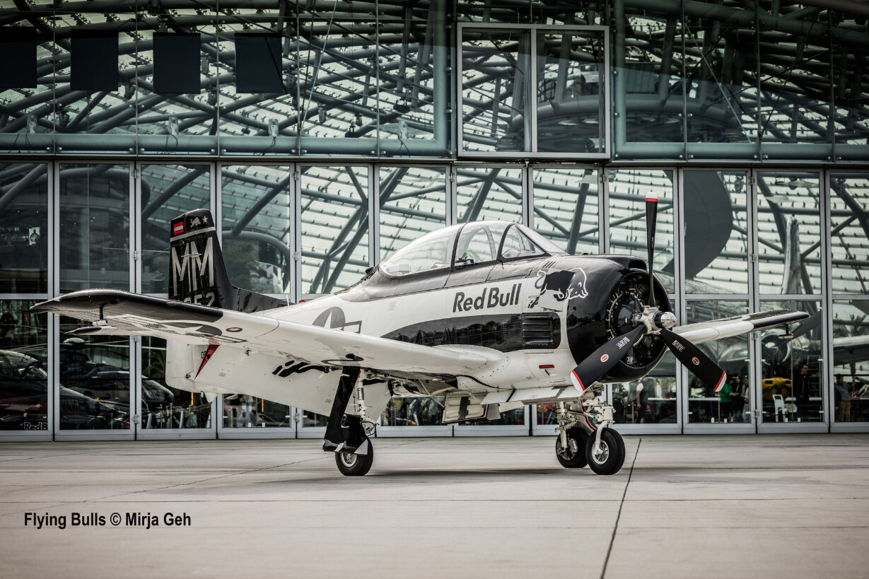 Revell 05635 1:48 Geschenkset Flying Bulls T-28B Trojan ab 28.21 ...