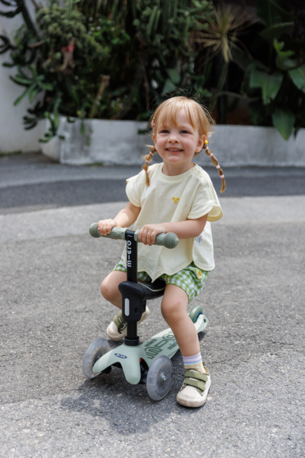 Micro Mobility Mini Micro Deluxe Rock & Go LED Kinderkickboard ...